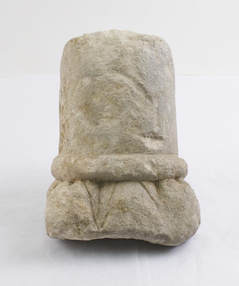 Column, lamp | London Museum