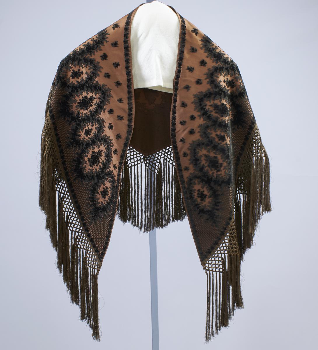 Cape, tippet | London Museum