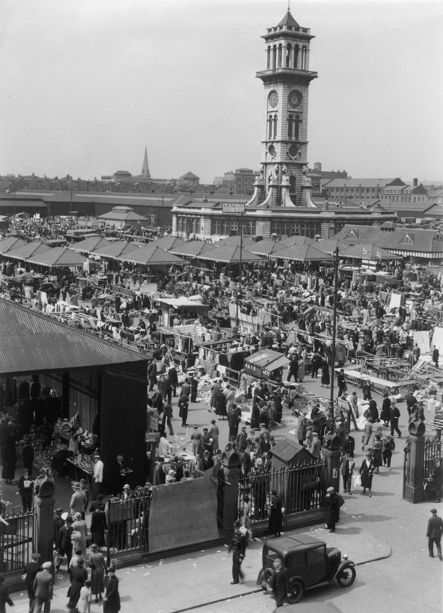 Elevated view of a street market in London | London Museum
