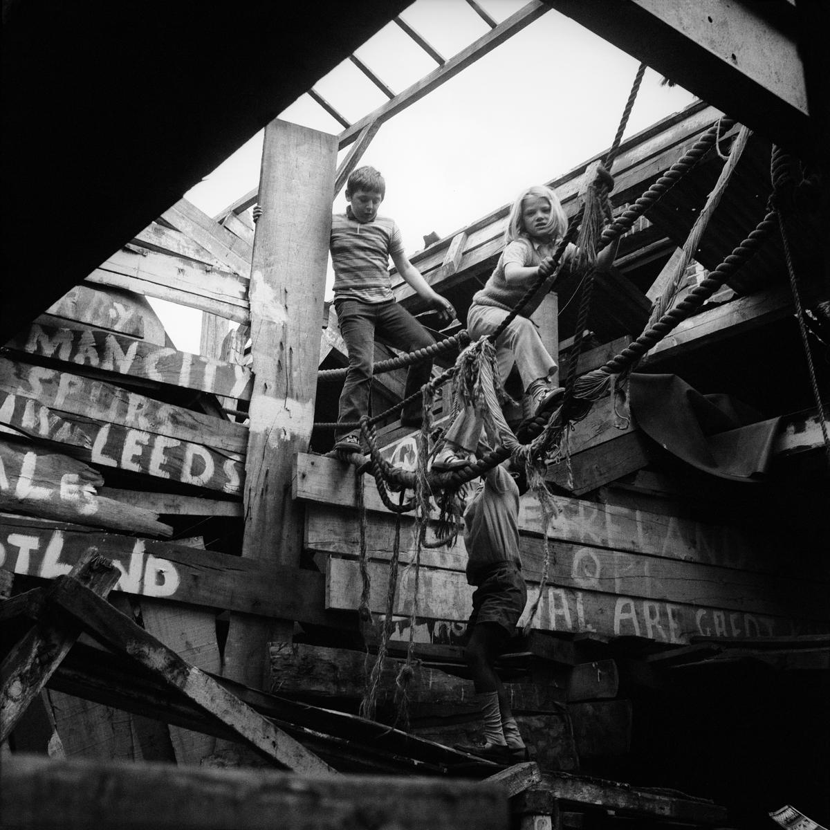 Children play in the World's End Chelsea Adventure Playground | London ...