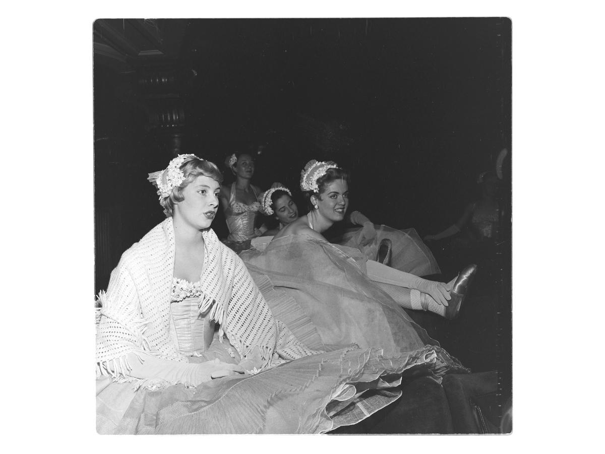 Dancers at the London Palladium | London Museum