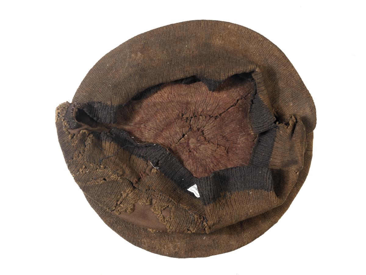 Cap, split-brimmed cap with neckflap | London Museum