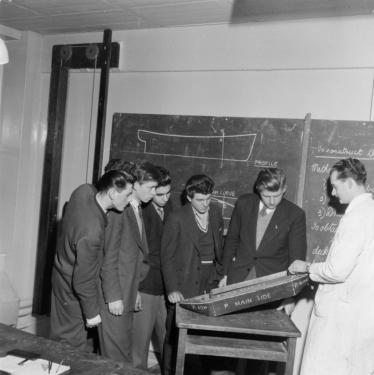 Barge Building course at Poplar Technical College | London Museum