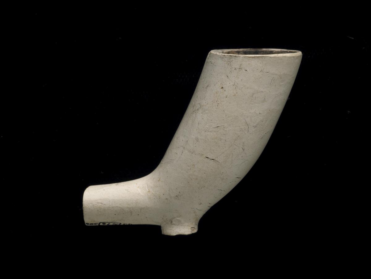 Tobacco pipe, clay pipe | London Museum