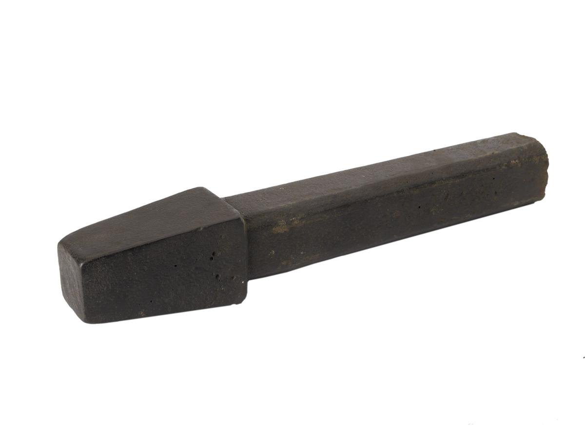 Bick iron | London Museum