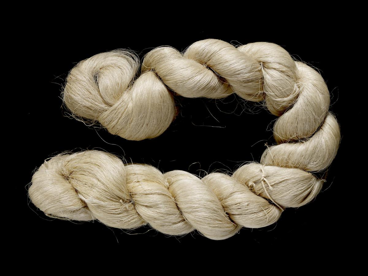 Sample, raw silk sample | London Museum