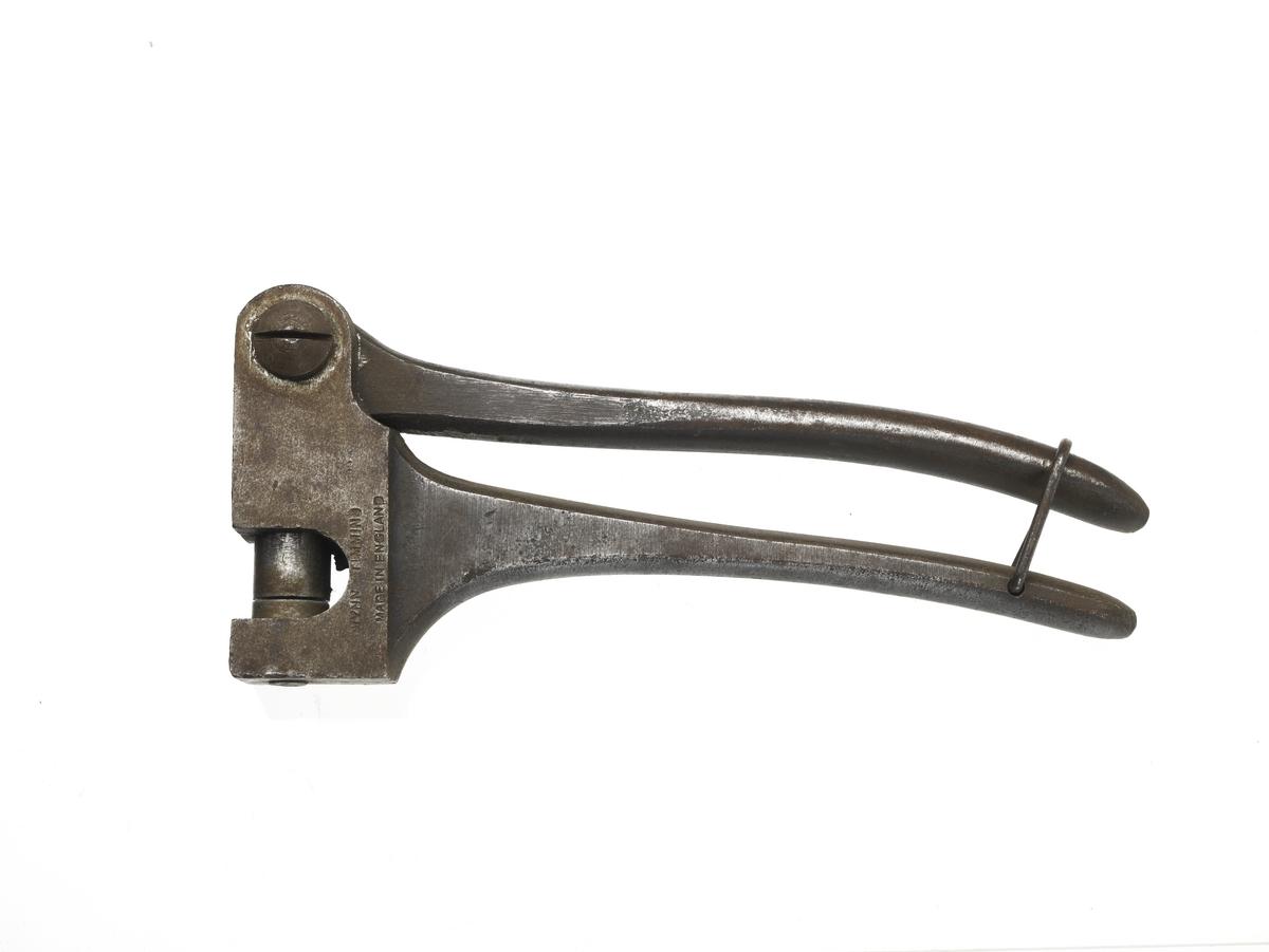 Crimper, tool for stamping & crimping seals | London Museum