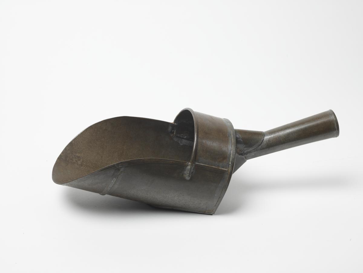 Scoop, measuring scoop | London Museum