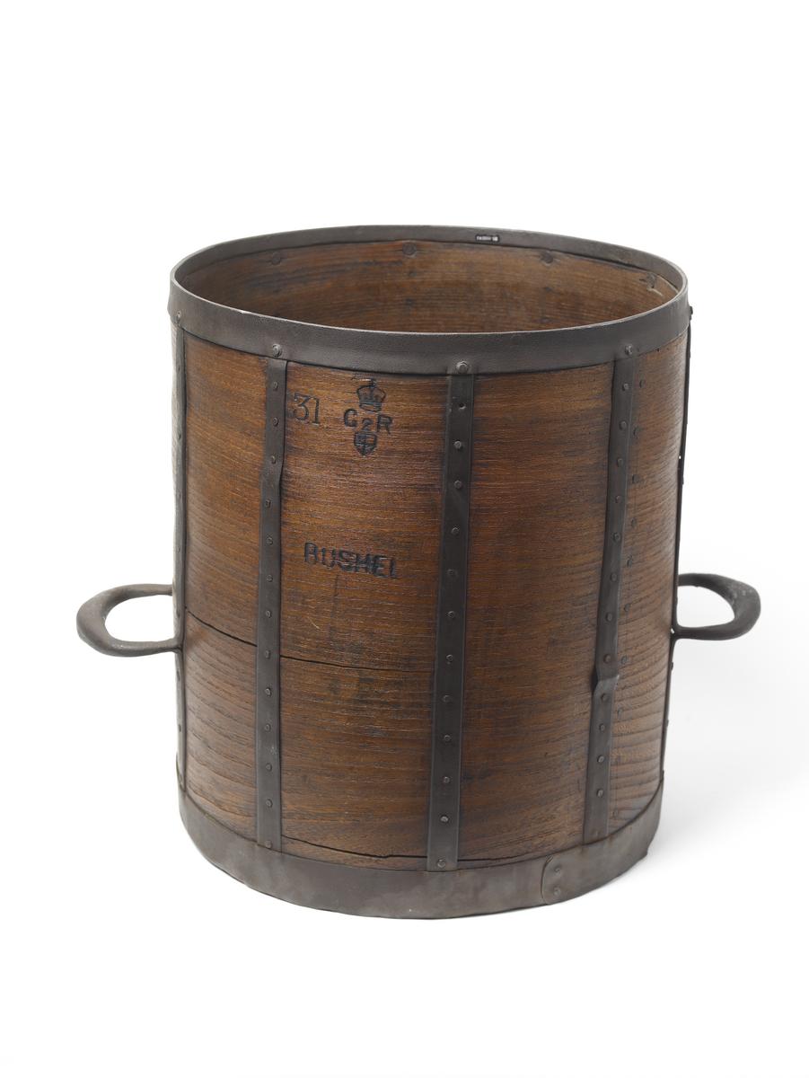 Measuring bin, bushel measuring bin | London Museum