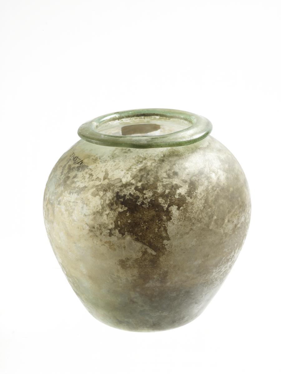 Jar, flat-rimmed jar, cremation urn | London Museum
