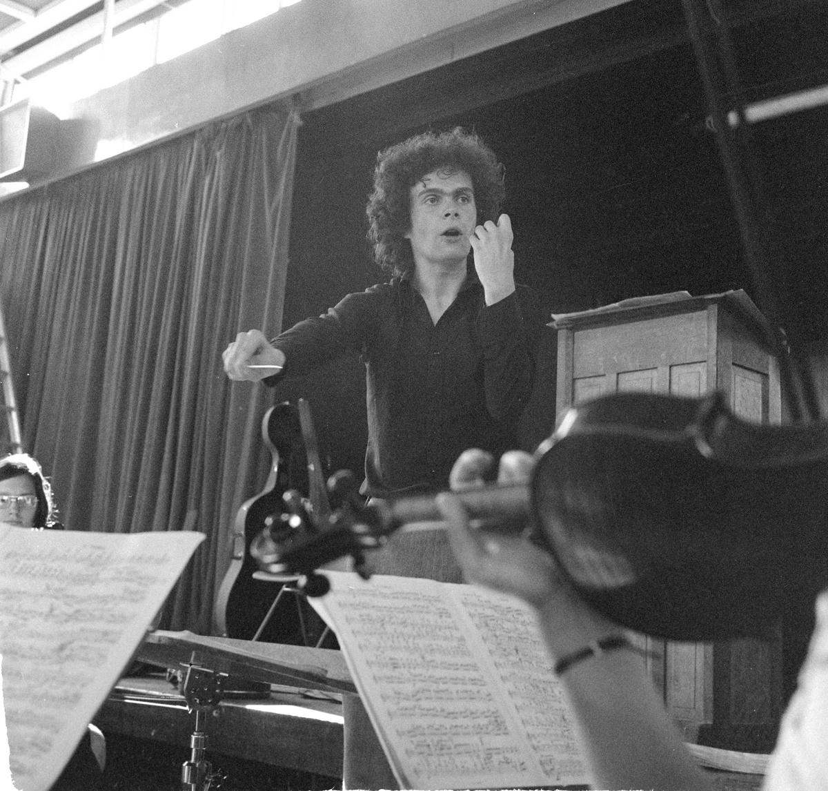 Simon Rattle, Conductor | London Museum