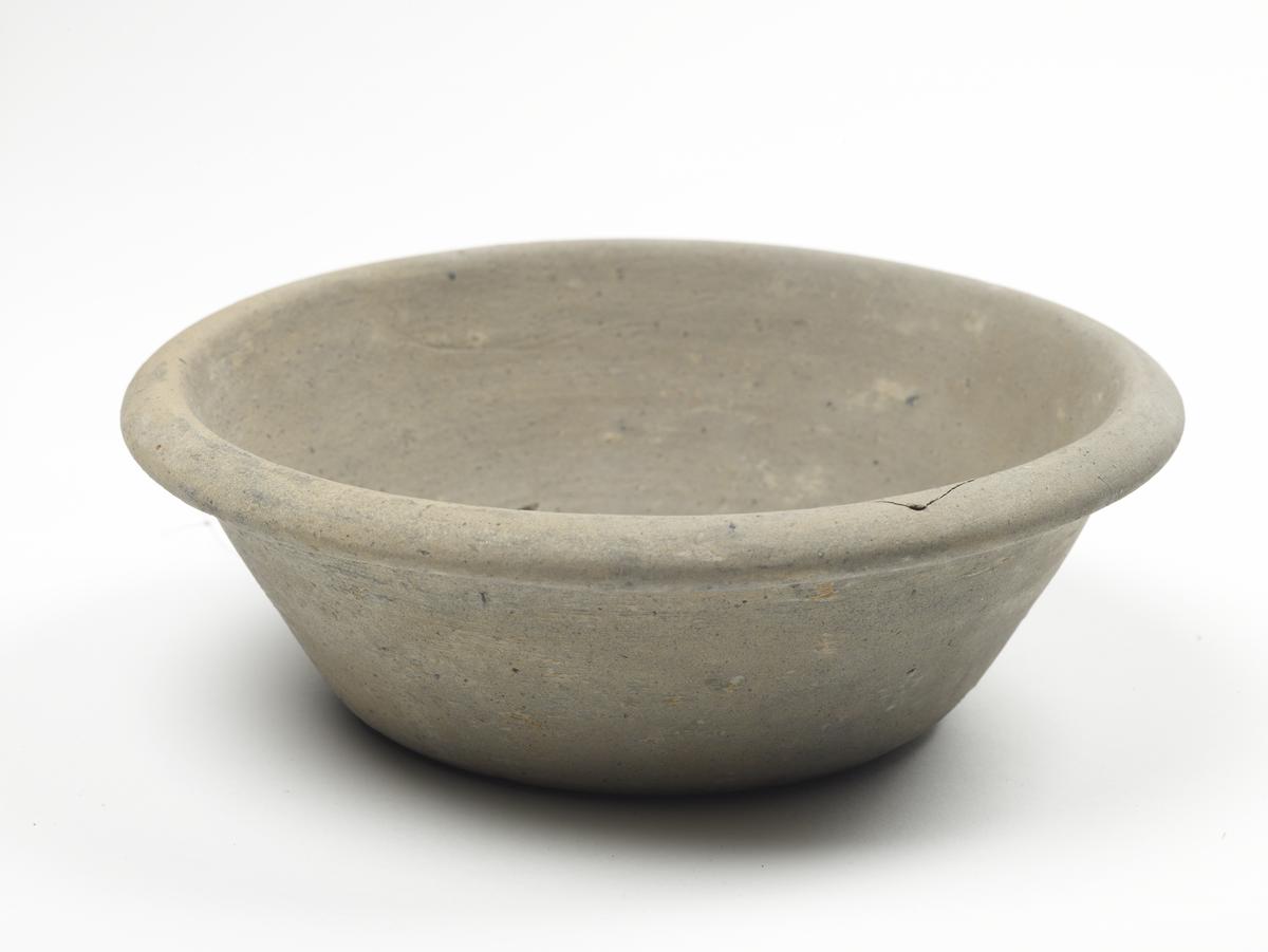 Pottery, vessel, dish | London Museum