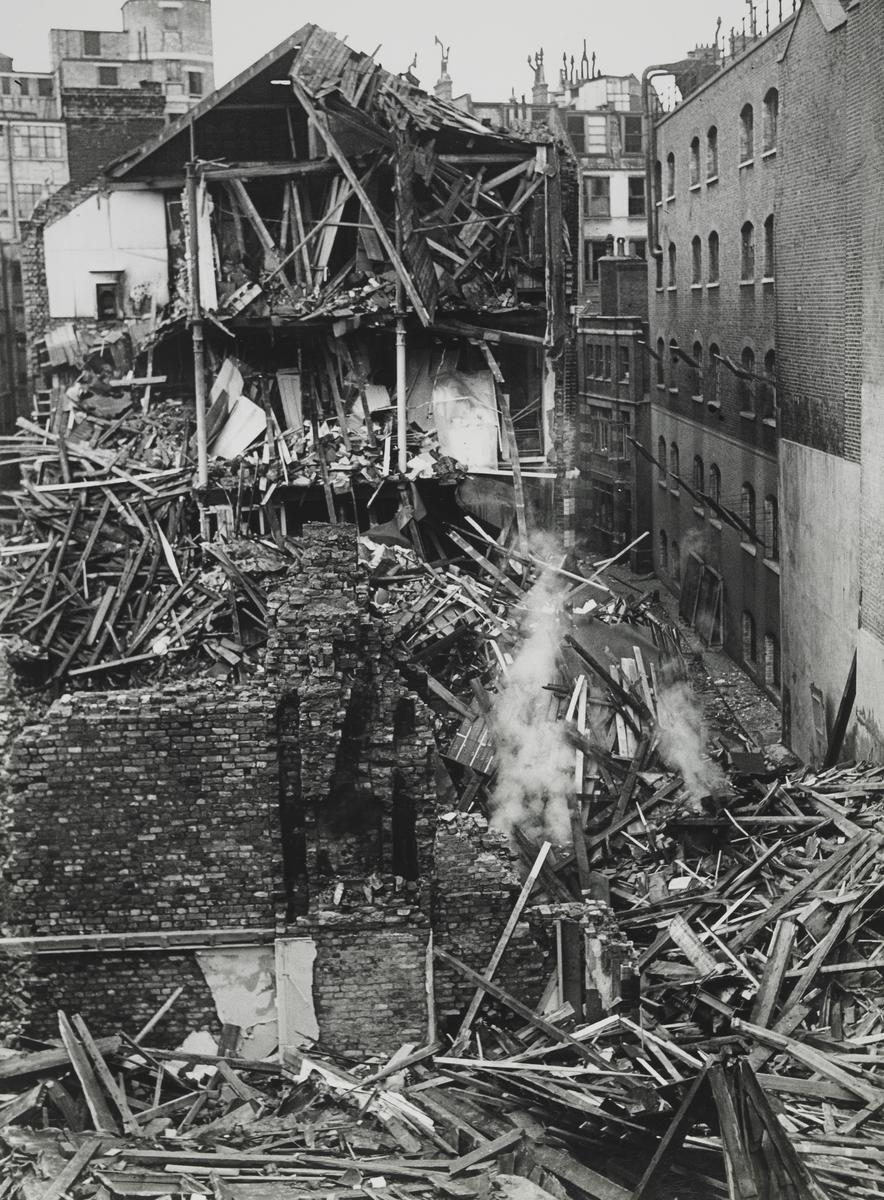 City bomb damage, Carlisle Avenue, Aldgate | London Museum