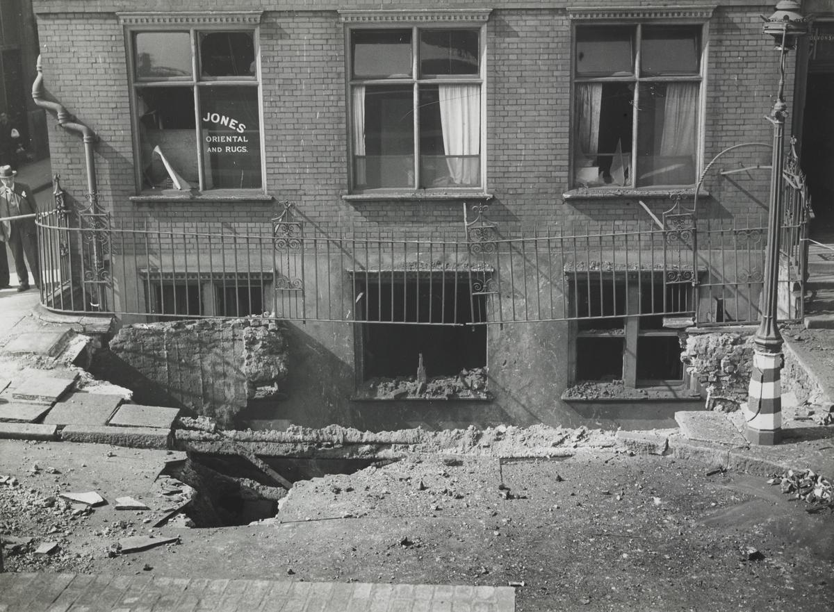 City bomb damage, 17 Devonshire Square, Bishopsgate | London Museum
