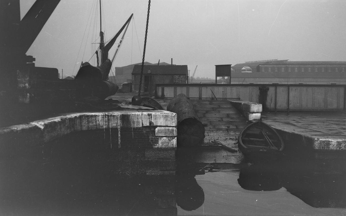 West India Docks: The old slipway at the north end of the Junction Dock ...
