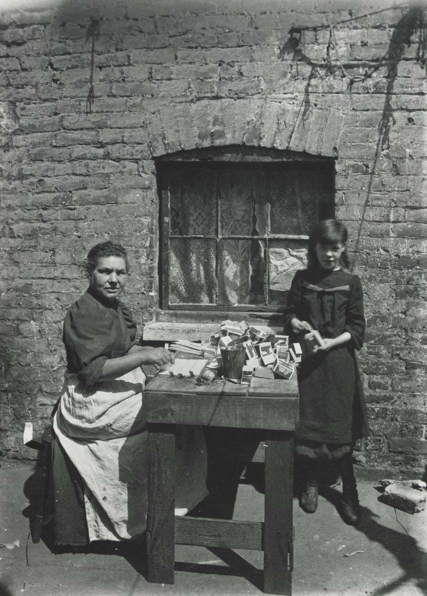 Assembling matchboxes at home | London Museum