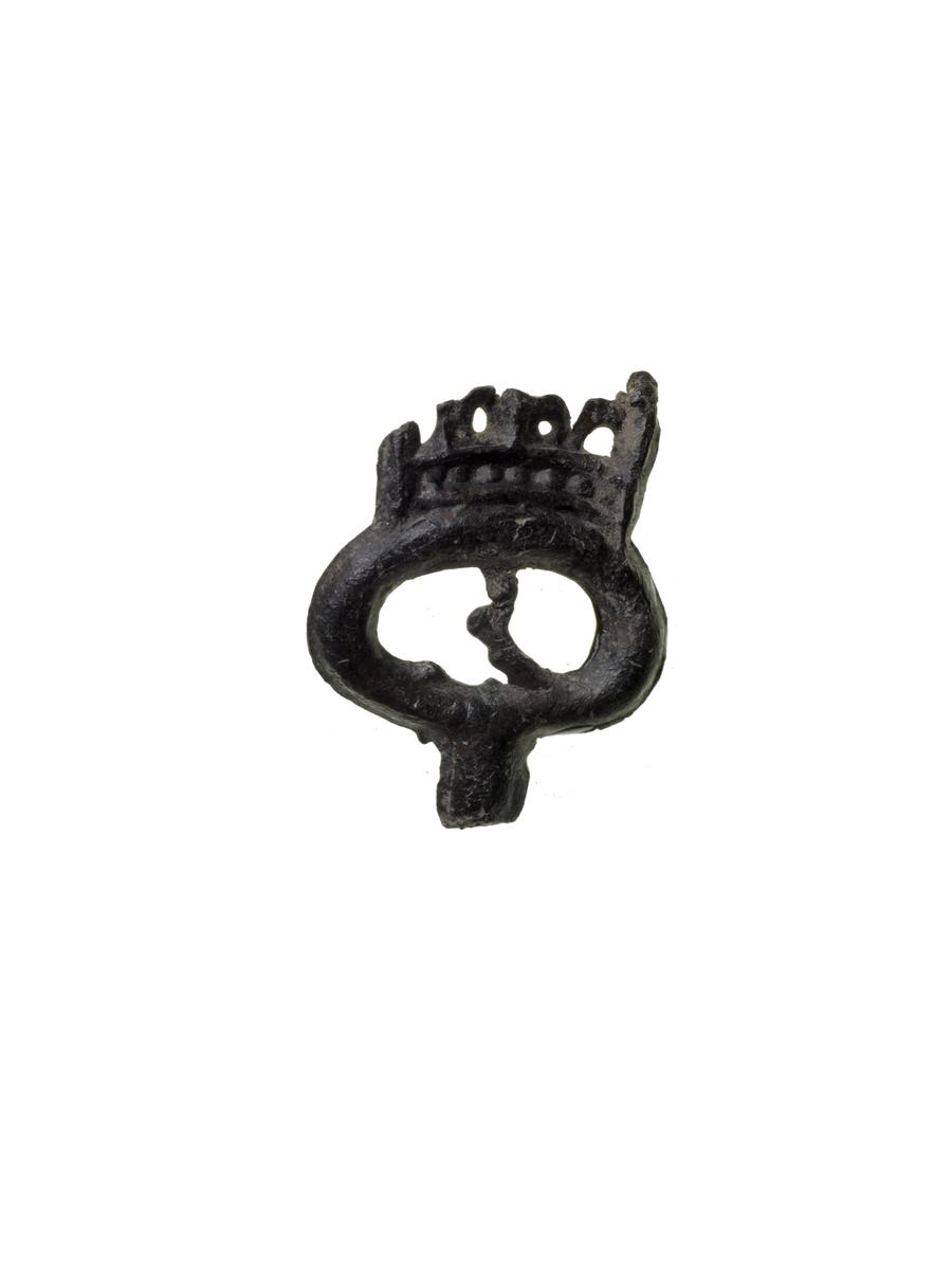 St Osyth ?; Crowned key? | London Museum