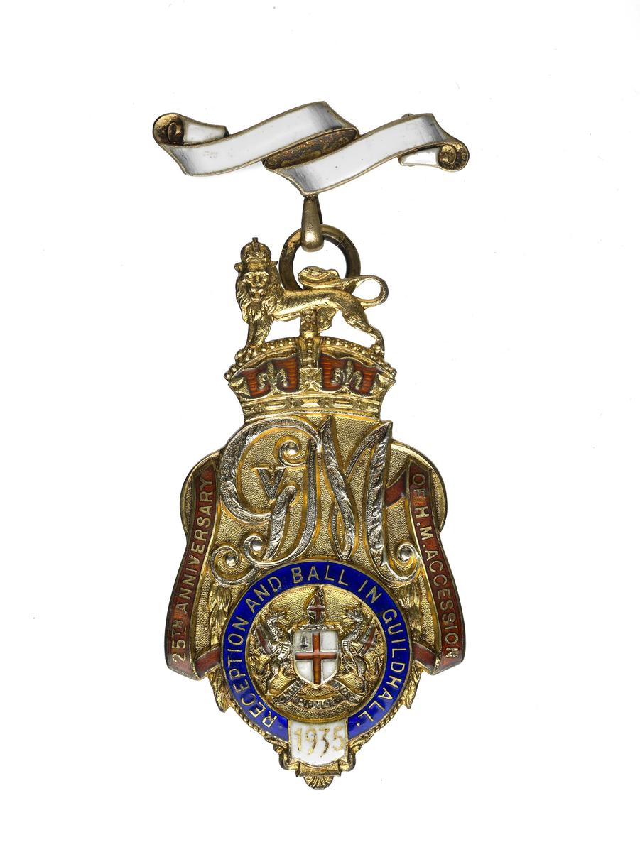 Badge, Guildhall reception badge | London Museum