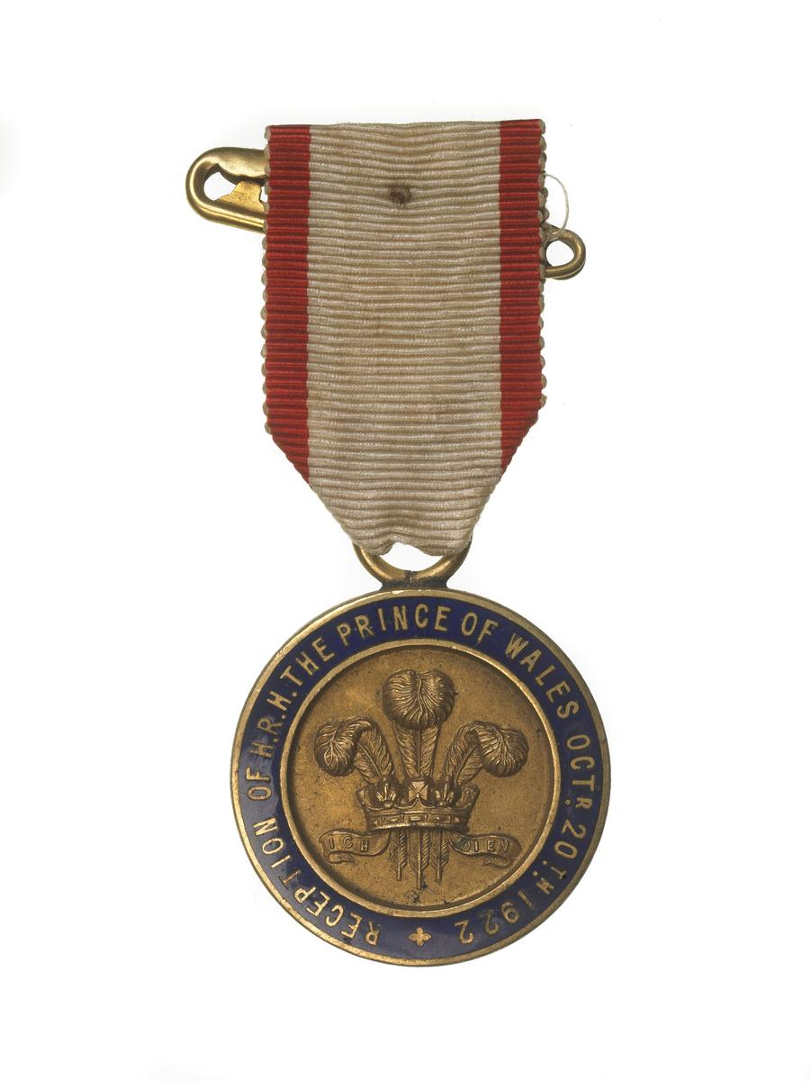 Badge, Guildhall reception badge | London Museum