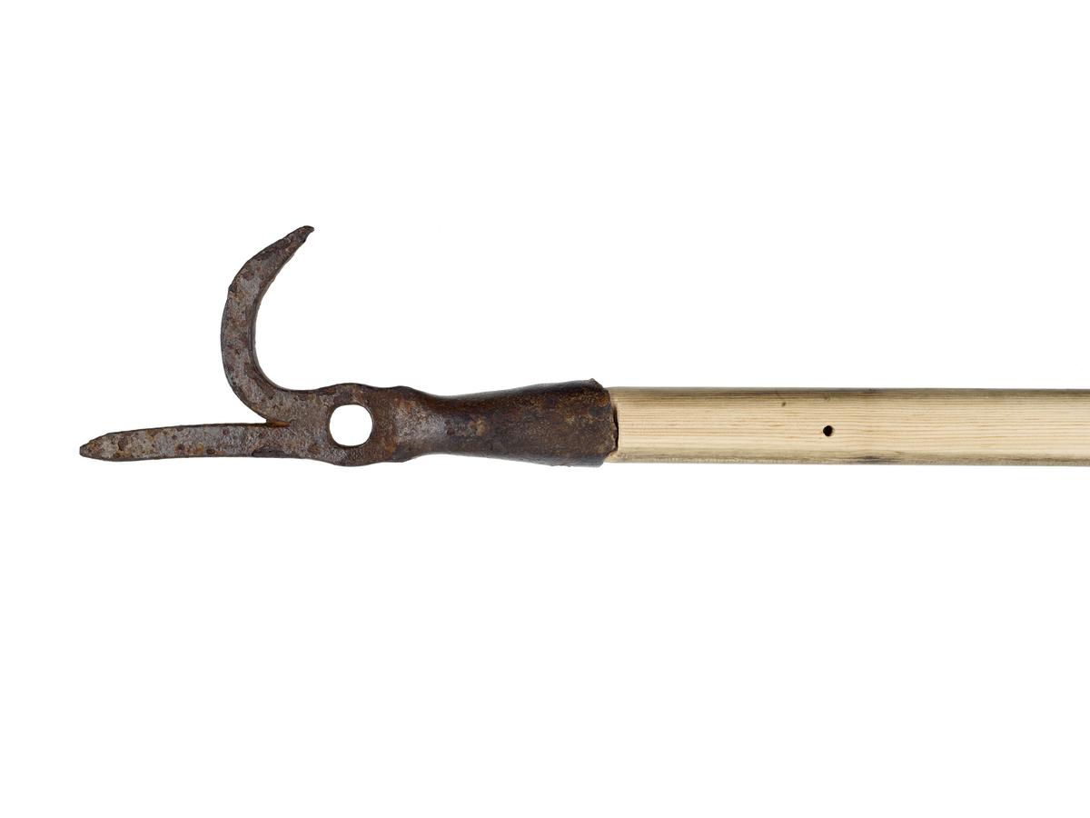 Hook, single iron boat hook | London Museum