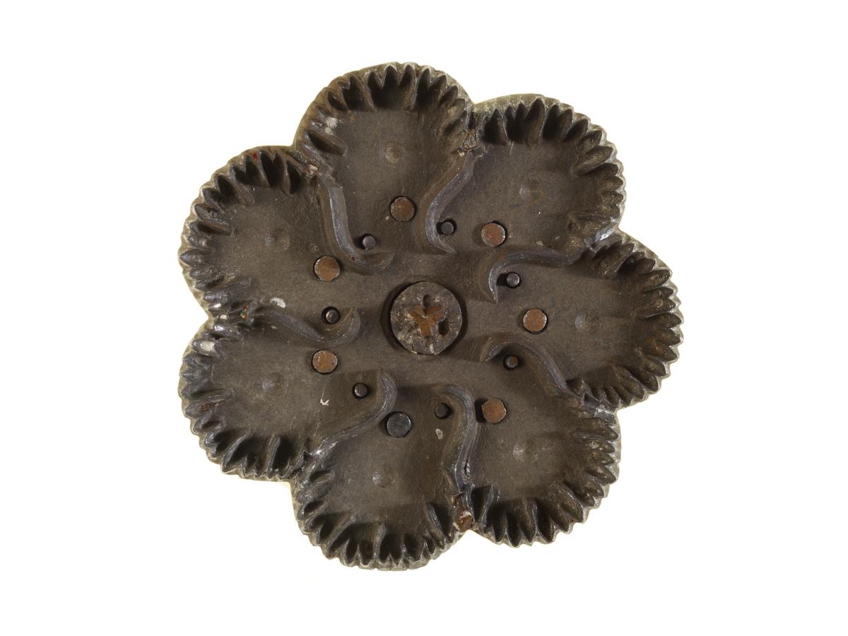 Cutter, artificial flower cutter | London Museum