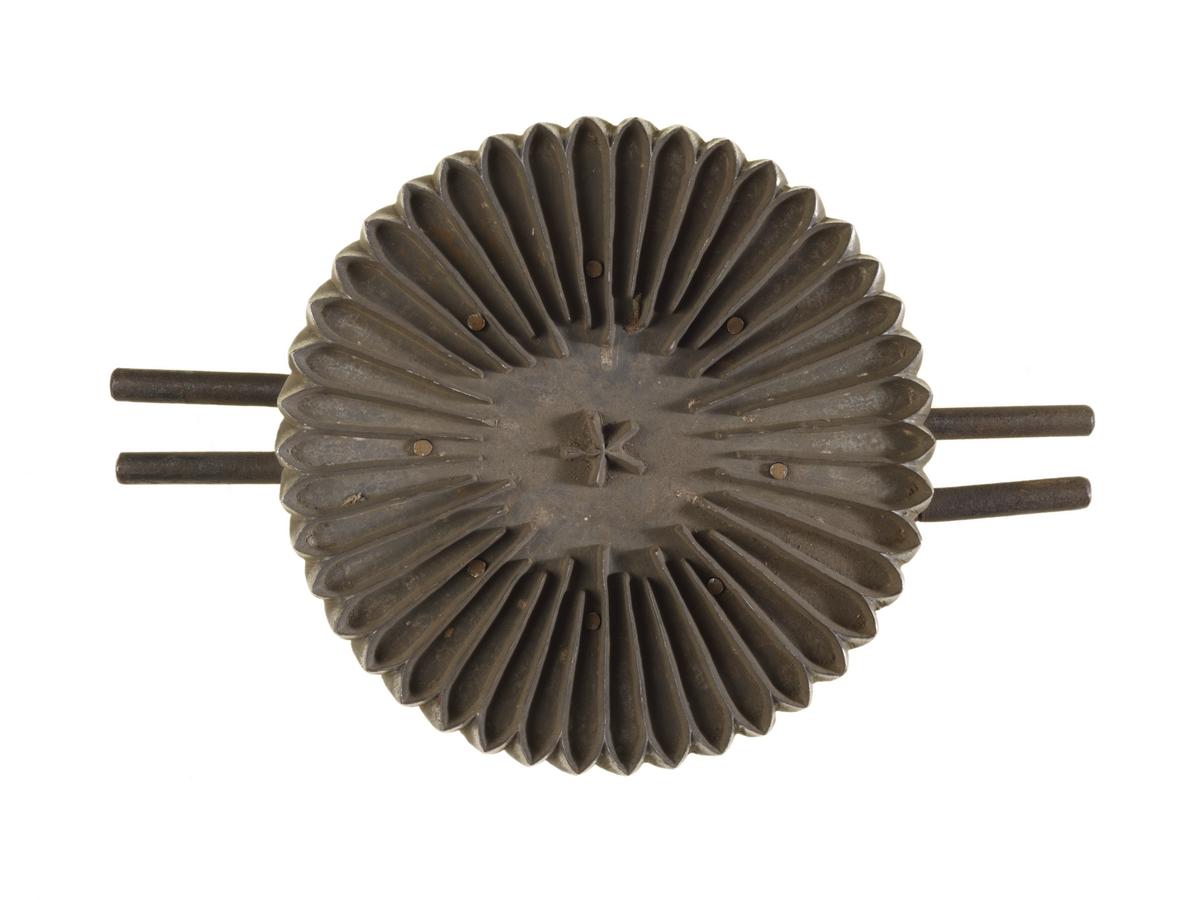 Cutter, artificial flower cutter | London Museum