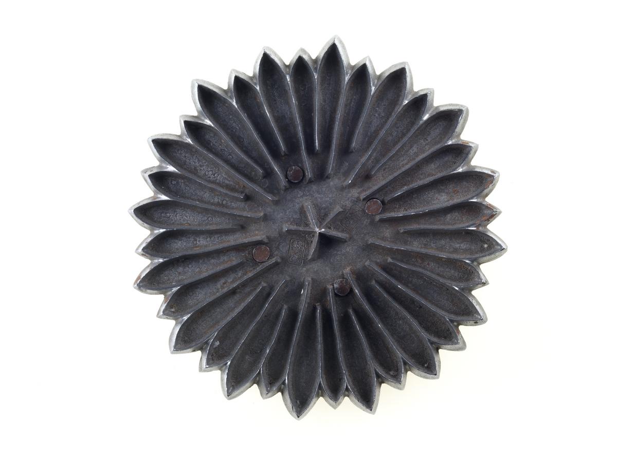 Cutter, artificial flower cutter | London Museum