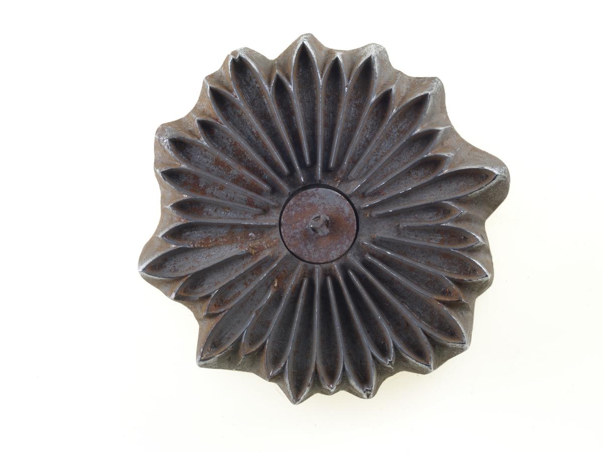 Cutter, artificial flower cutter | London Museum