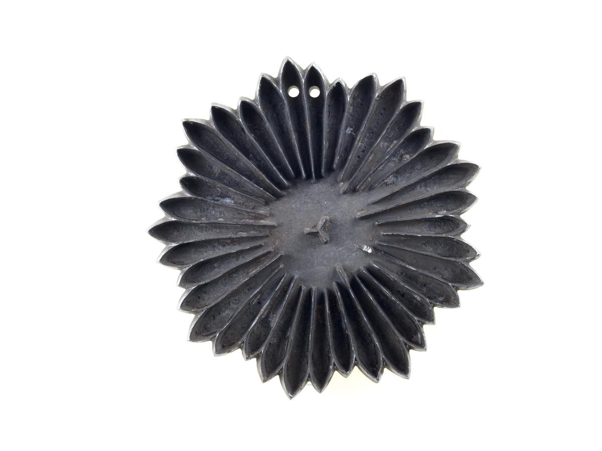 Cutter, artificial flower cutter | London Museum