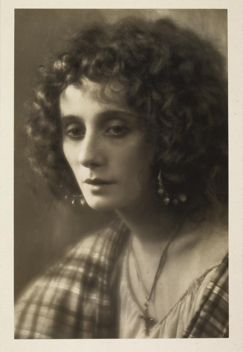 Anna Pavlova in 'The Dumb Girl of Portici' | London Museum