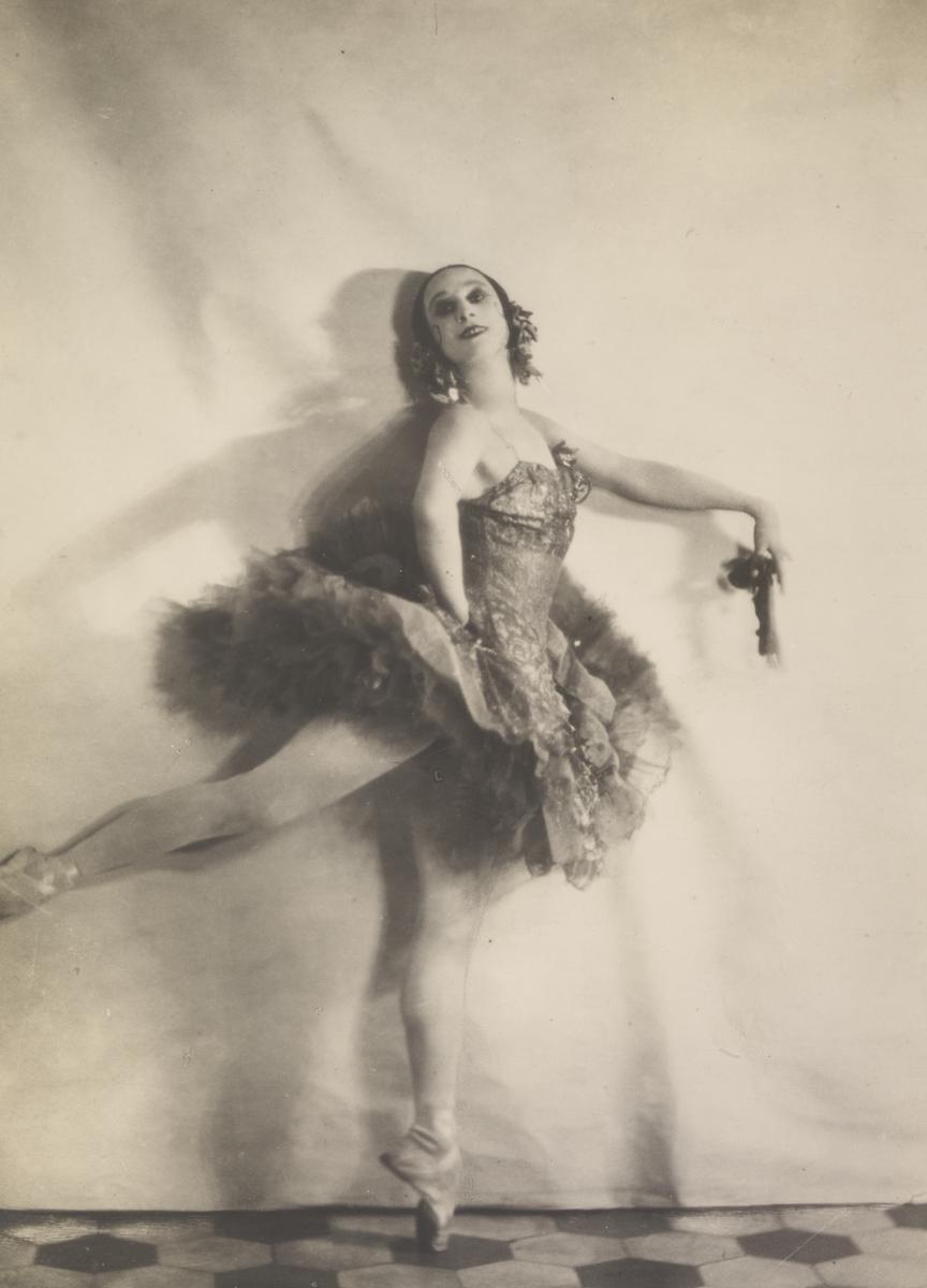 Anna Pavlova posed in costume from 'Don Quixote' | London Museum