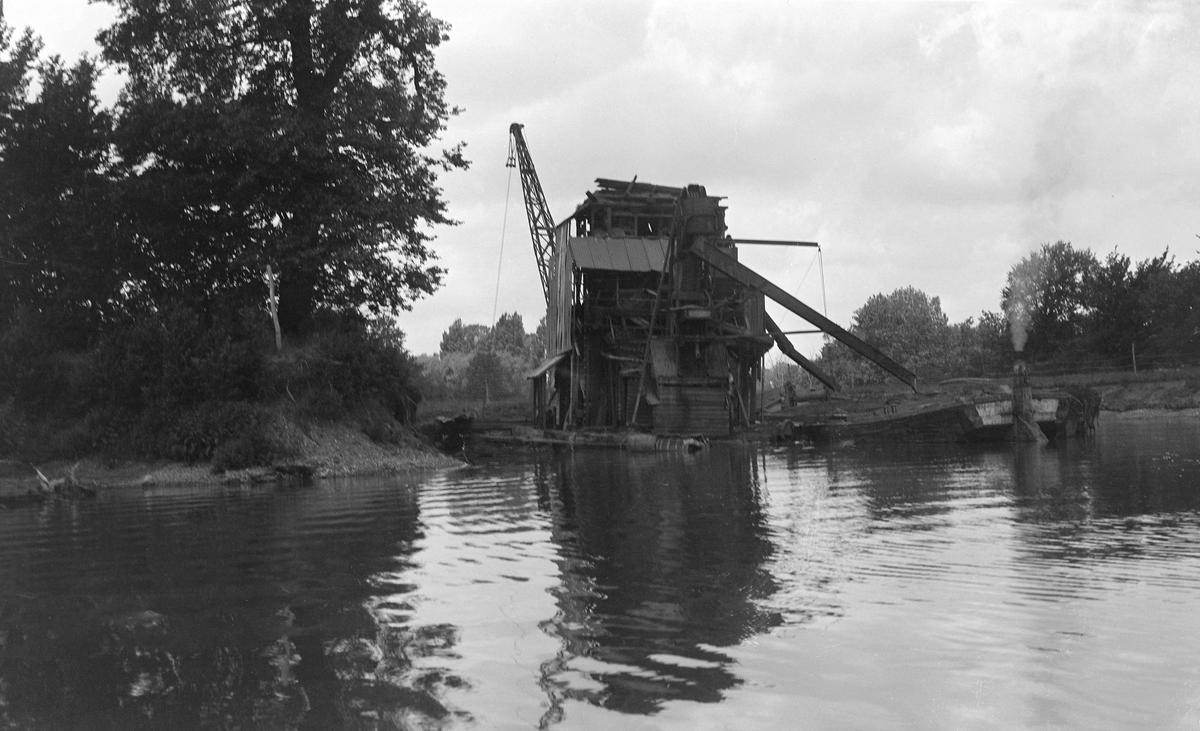 Miscellaneous Views: The strangely post-apocalyptic looking elevator ...