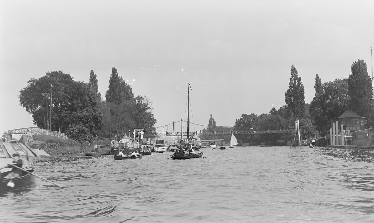 Miscellaneous views: Busy with pleasure boats, the Thames at Teddington ...