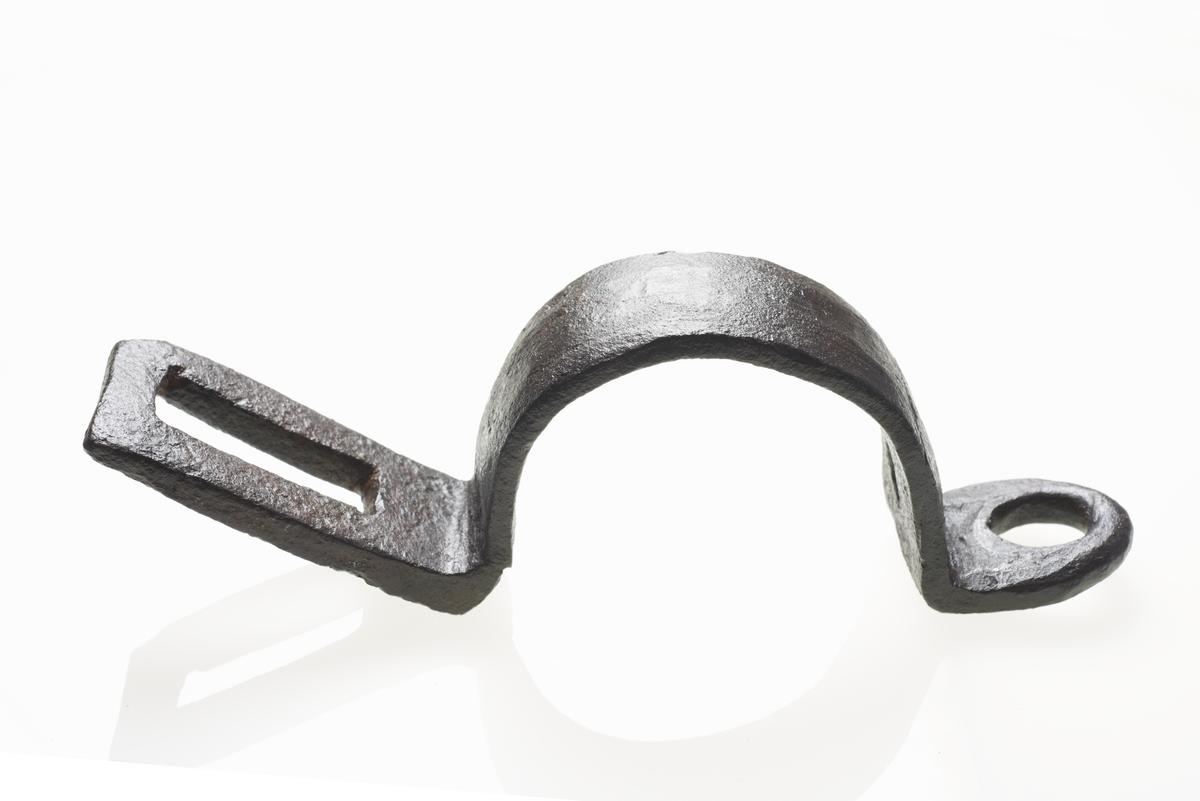 Band, ships iron mast hasp/semi-circular band | London Museum