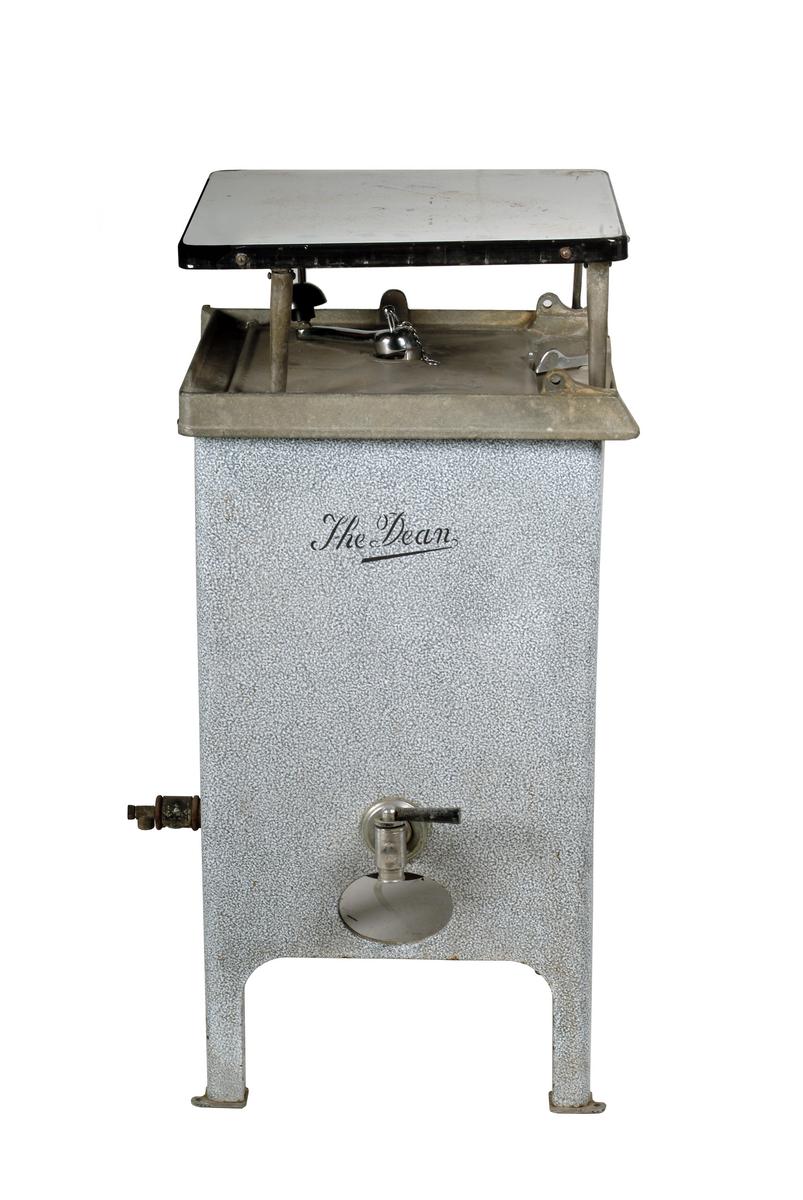 Washing machine | London Museum