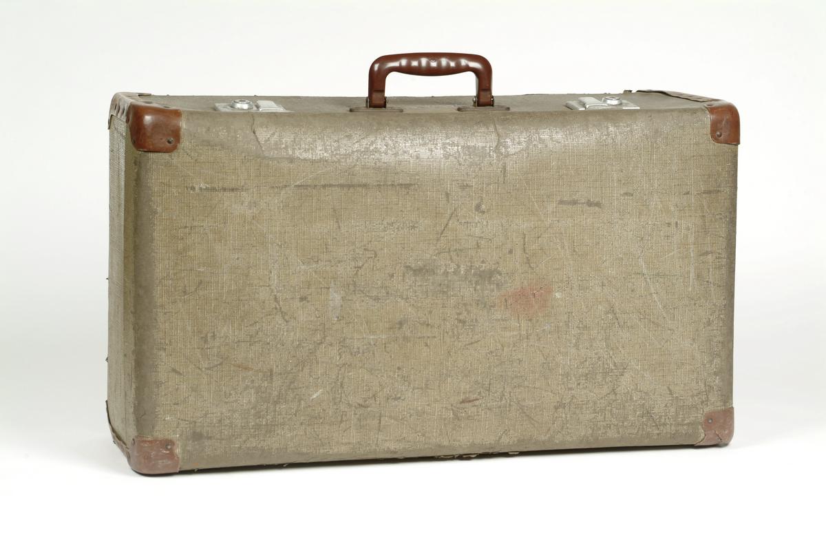 Suitcase | London Museum
