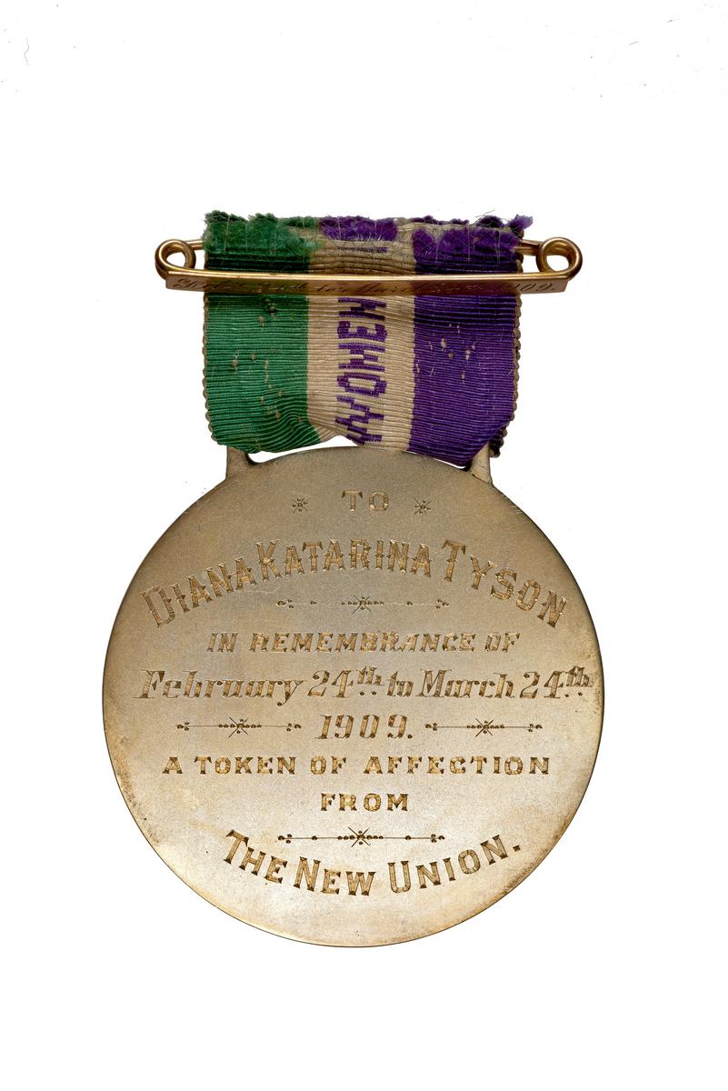 Medallion & box | London Museum