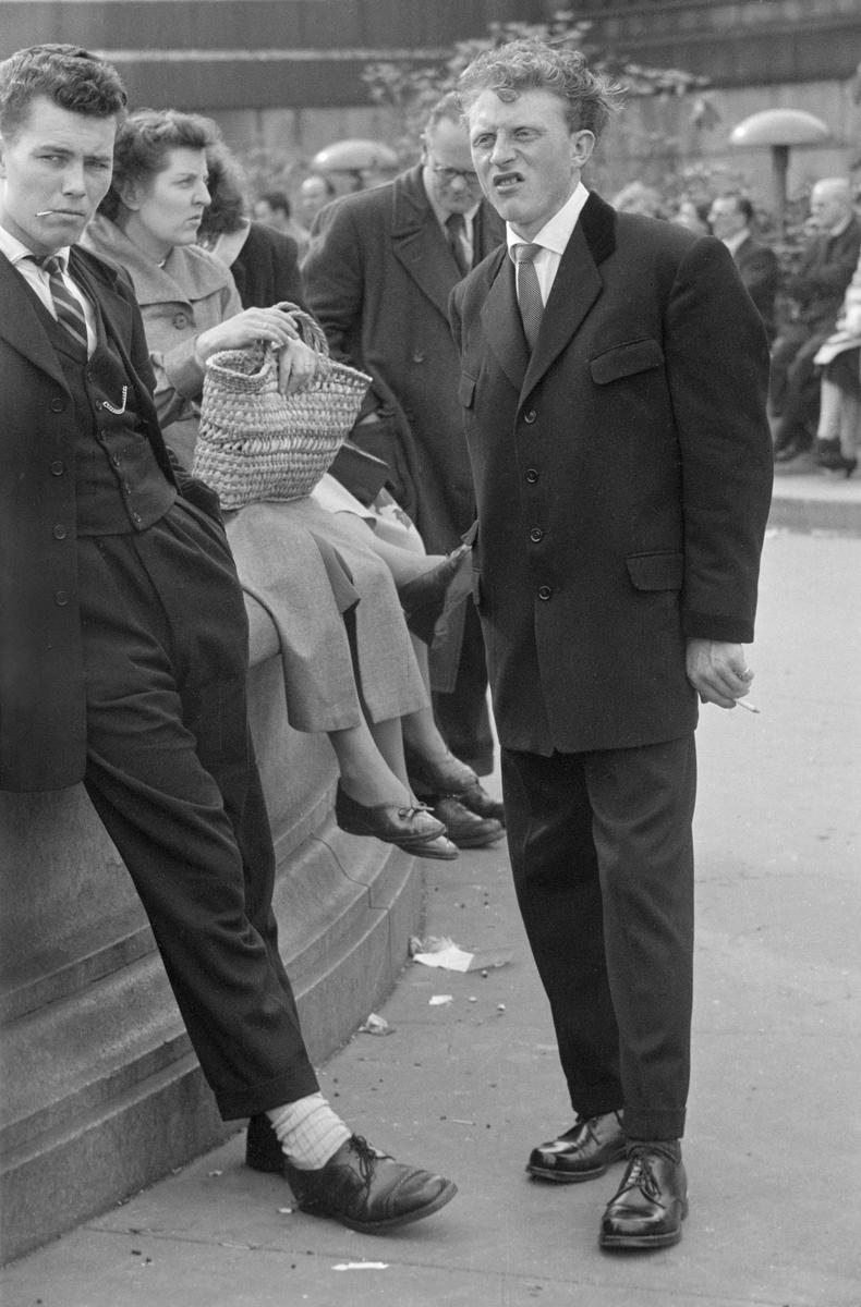 Two men dressed in the 'Teddy boy' style | London Museum