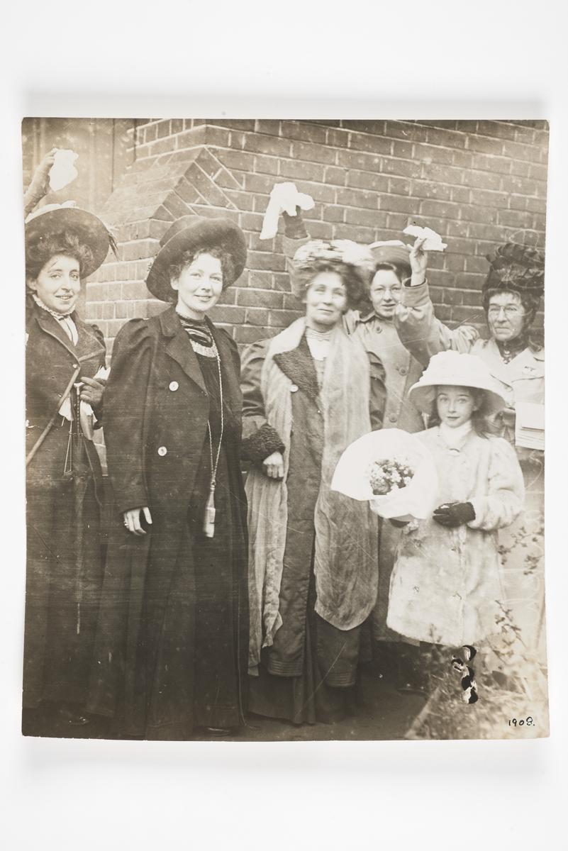 Christabel and Emmeline Pankhurst on their Release from prison, 22nd ...
