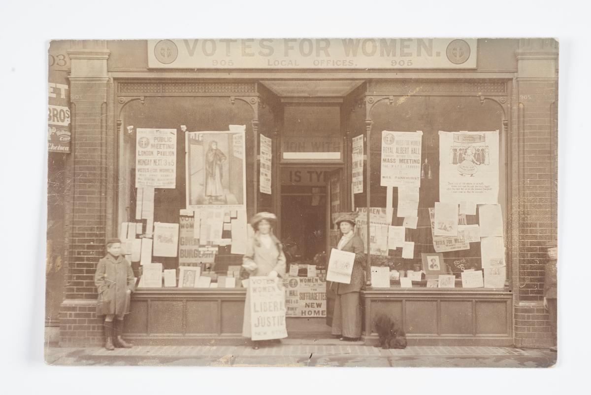 Postcard, photographic postcard | London Museum