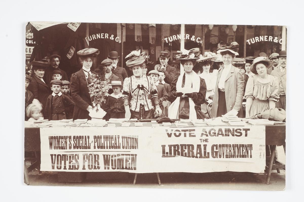 Postcard, photographic postcard | London Museum