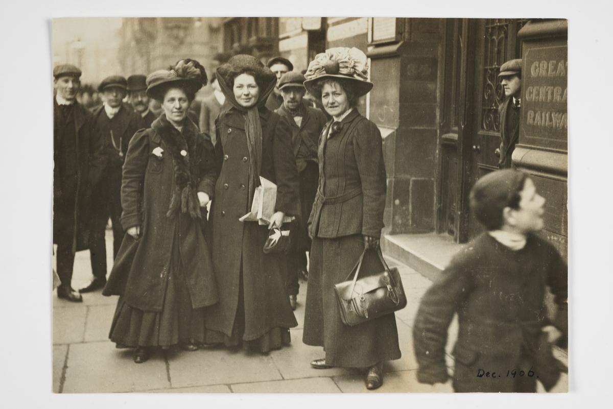 The Suffragette leaders Christabel Pankhurst, Minnie Baldock and Edith ...