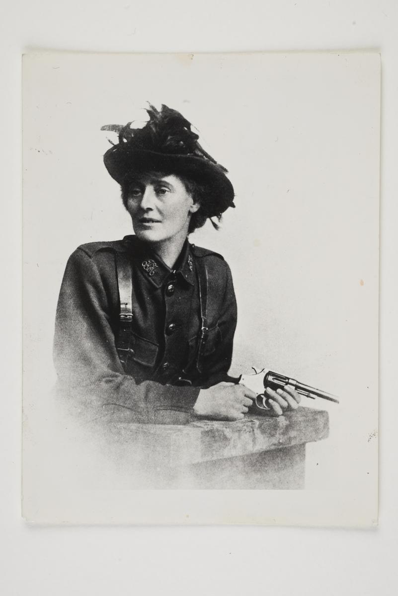 The Countess Markievicz in the uniform of the Irish Citizen Army ...
