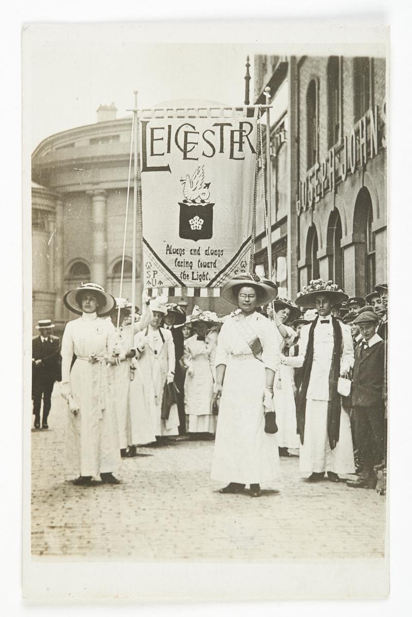 Postcard, photographic postcard | London Museum
