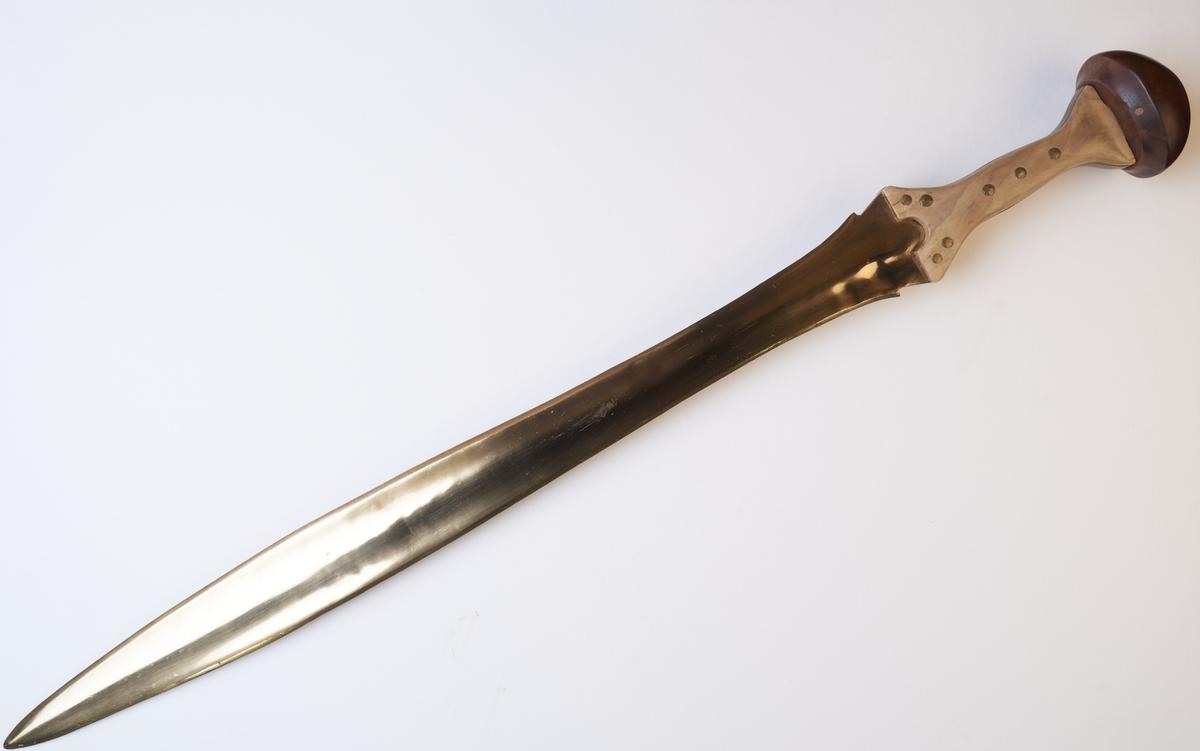 Replica, sword | London Museum