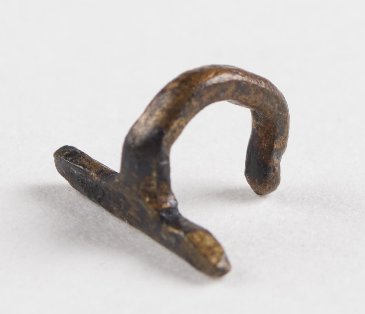 Dress hook | London Museum