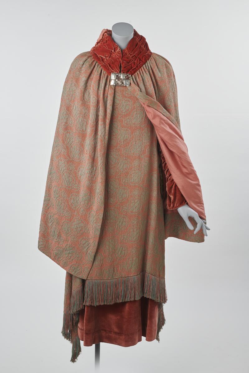 Cloak | London Museum