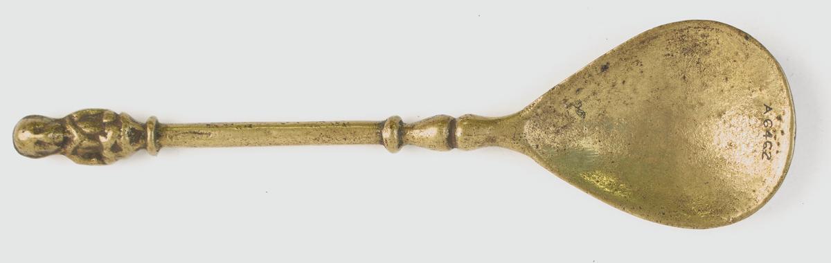 Monk's head knop spoon | London Museum