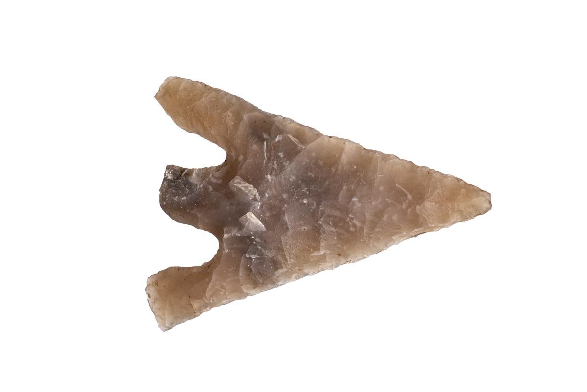 Arrowhead, barbed and tanged arrowhead | London Museum