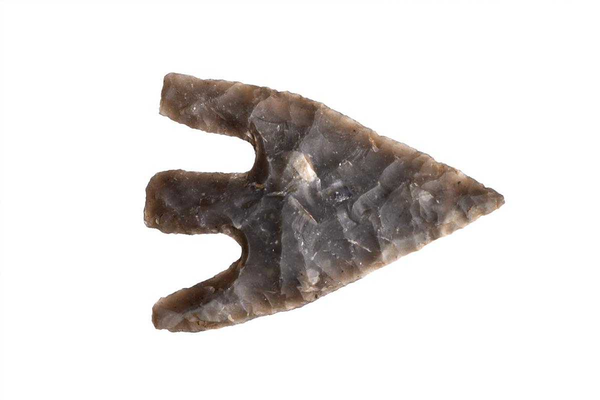 Arrowhead, barbed and tanged arrowhead | London Museum